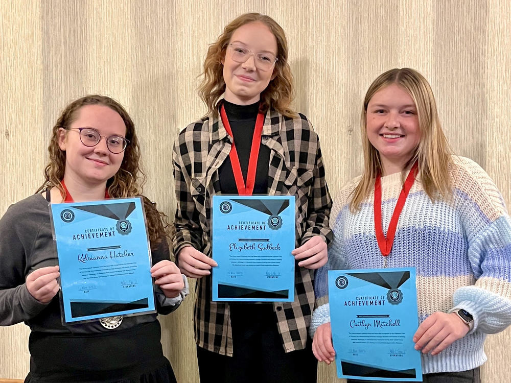 Seniors Honored by Optimist Club | Thayer Central Community Schools